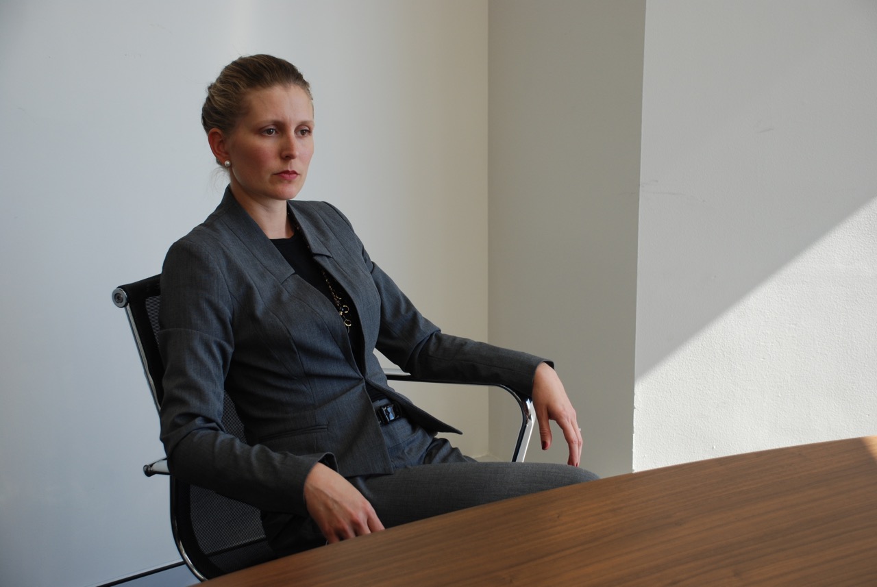 Confident Body Language for Women in the Workplace