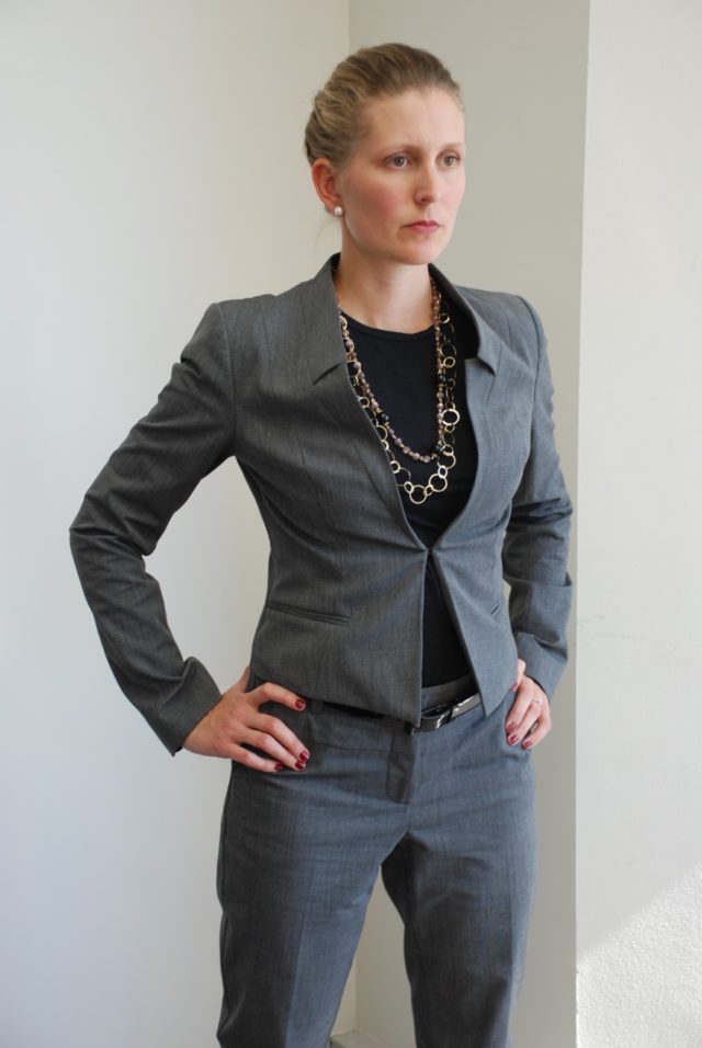Confident Body Language for Women in the Workplace